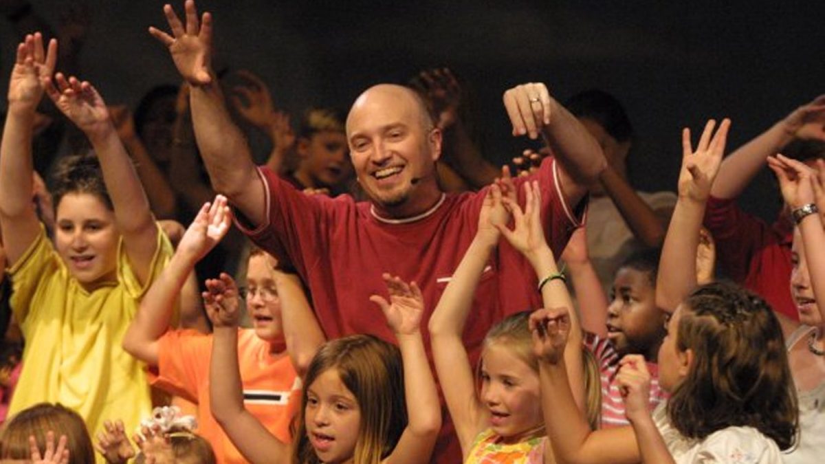 East Tennessee's Own WDVX — Kidstuff Live – 9/14 – Roger Day